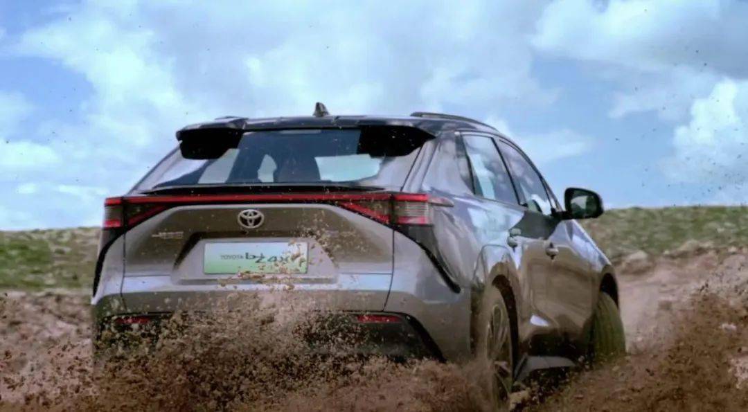 车市速递///路特斯纯电SUV ELETRE上市、一汽丰田bZ4X上市、集度ROBO-01探月限定版发布_搜狐汽车_搜狐网