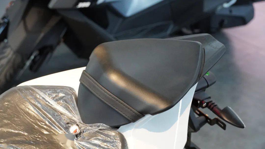 22980元，阿普利亚的入门仿赛GPR 250R 车型展示_搜狐汽车_搜狐网