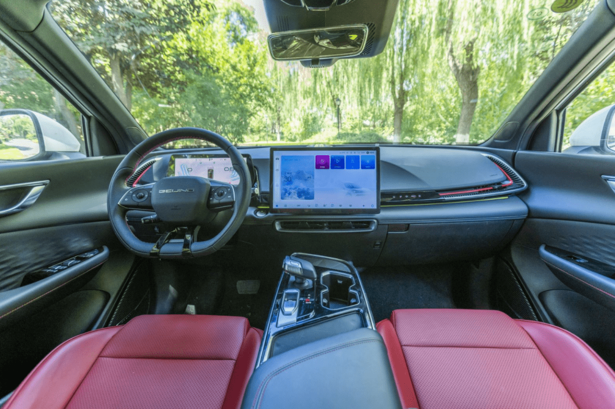 北汽魔方：搭载鸿蒙座舱 配麒麟990A芯片 无愧10万元智能SUV天花板_搜狐汽车_搜狐网