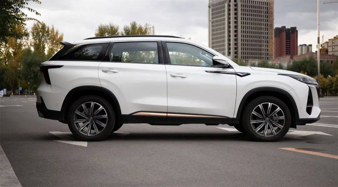 14万级自主SUV天花板 瑞虎8 PRO和第二代长安CS75PLUS该怎么选？_搜狐汽车_搜狐网