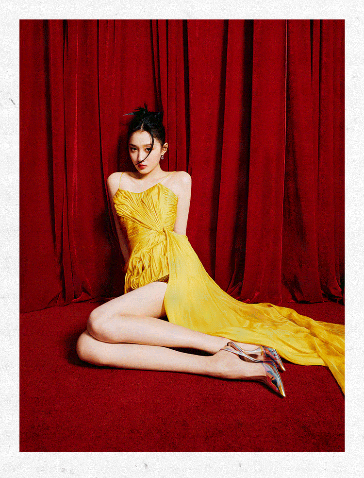 STUART WEITZMAN | 狂欢「星」指南_版权_先天下_品牌