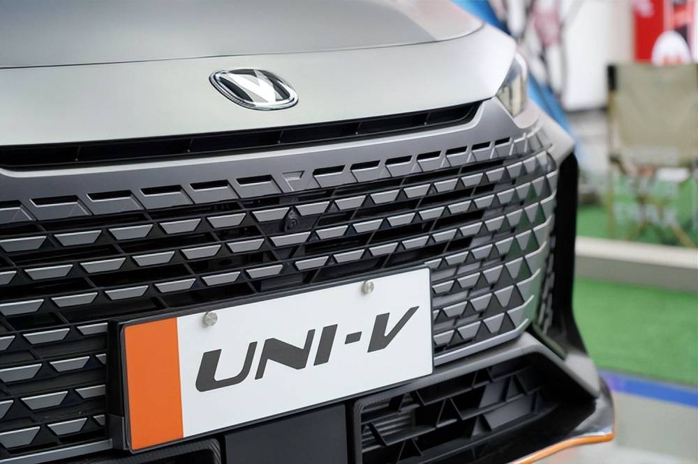 沉浸式探店，UNI-V 2.0T才是我的真爱_搜狐汽车_搜狐网
