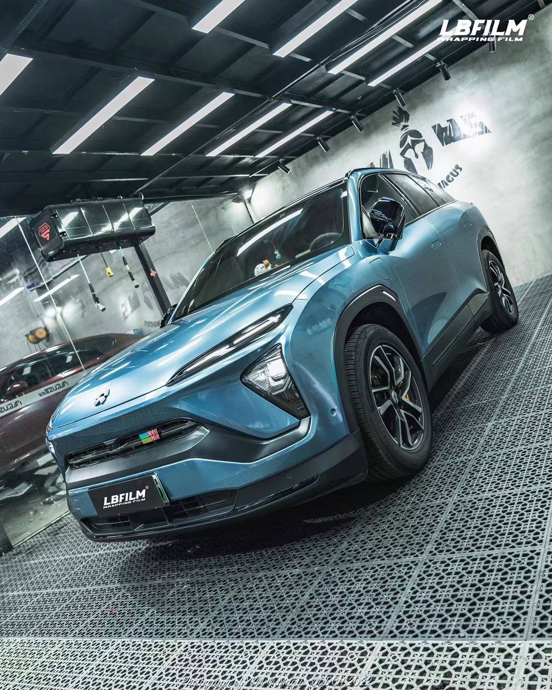 蔚来ES6-LB改色膜液态金属钨蓝，搭配低饱和度的蓝色_搜狐汽车_搜狐网