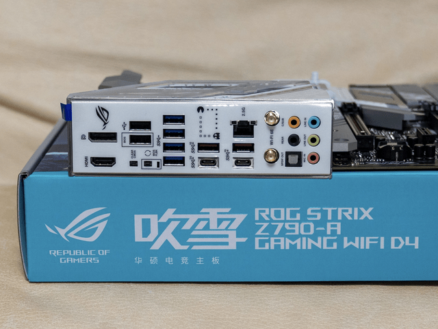 13700K好搭档，华硕Z790吹雪D4主板测评，附手动超频教程_散热_装甲_接口