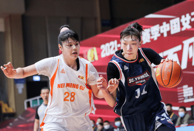 CBA全明星开启售票，杨毅坚持周鹏强过渡边，女篮WCBA无法过春节！_联赛_比赛_球迷