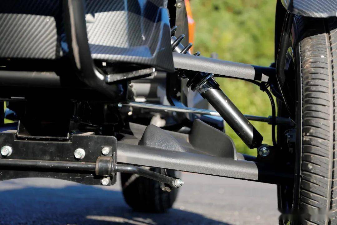 加剧内卷！国产倒三轮先驱出新车，机甲风格坦途TT300 测评_搜狐汽车_搜狐网