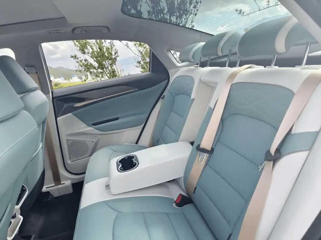 当小鹏P5遇上几何G6，谁更硬核？_搜狐汽车_搜狐网