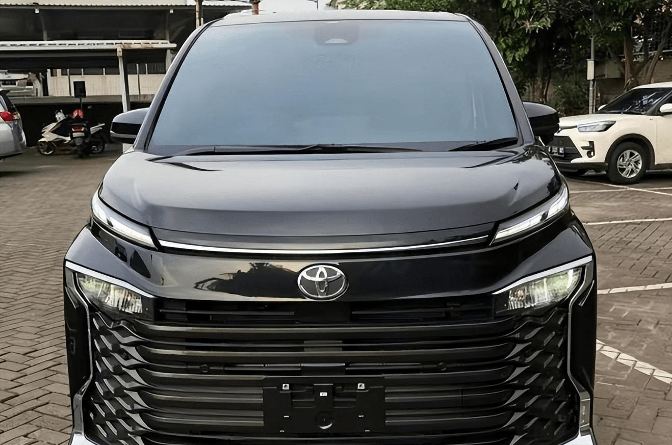 太速度了！首批丰田VOXY抵达国内，或售15万，明年能上市？_搜狐汽车_搜狐网