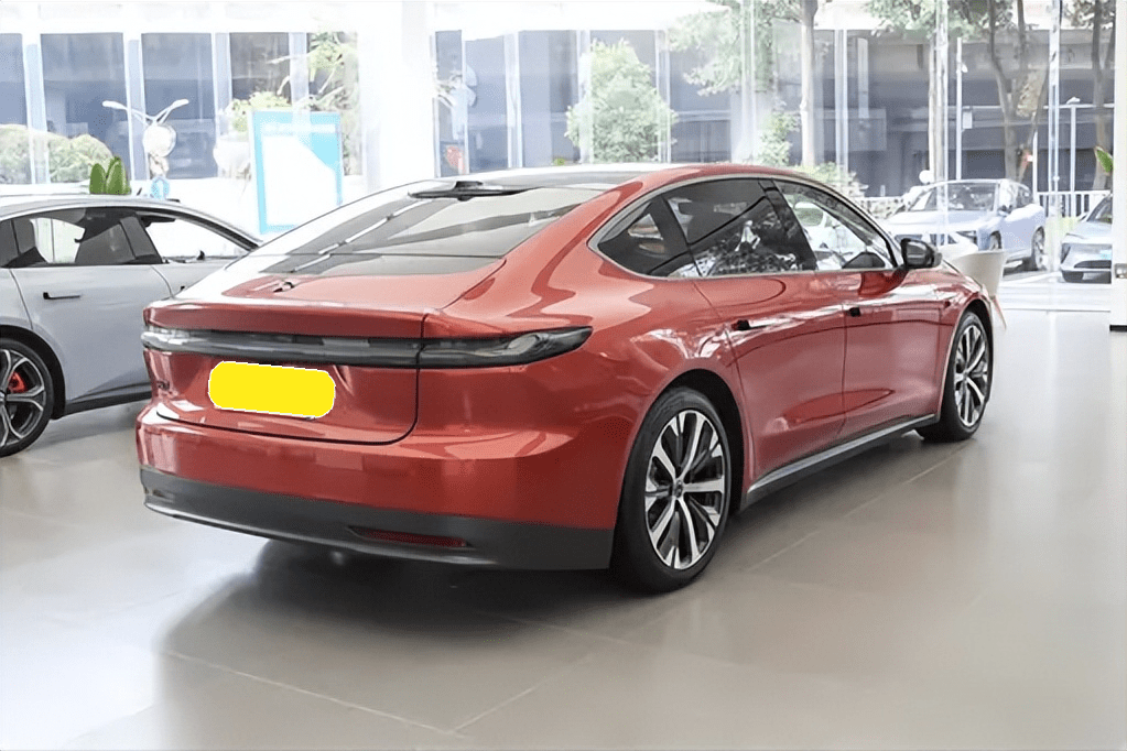 蔚来ET7：零百加速3.8秒，全系标配空气悬架，是否值得入手？_搜狐汽车_搜狐网