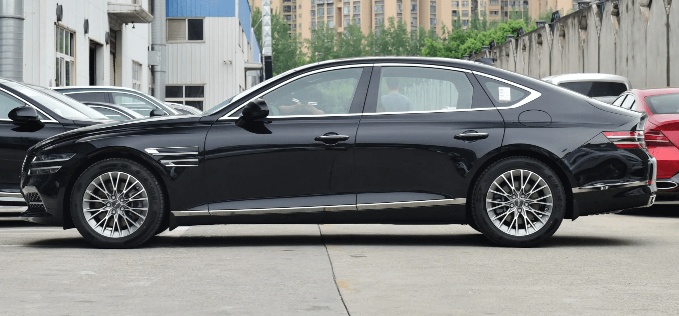 全进口C级车，2.5T+8AT，内饰奢华！颜值不输7系，还看3系？_搜狐汽车_搜狐网