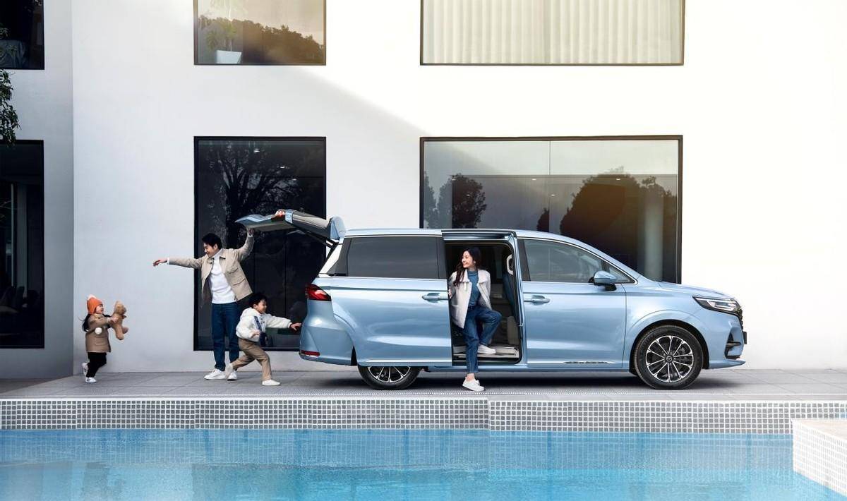 豪华MVP“强者”，国产十佳七座MPV荣威iMAX8_搜狐汽车_搜狐网