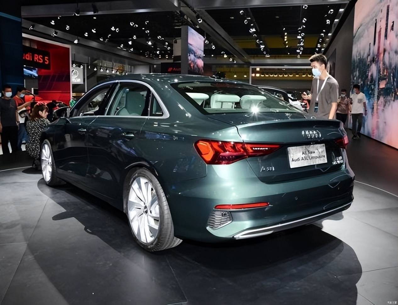 20多万买豪华，要品牌还是要后驱，凯迪拉克CT4对比奥迪A3L，选谁_搜狐汽车_搜狐网