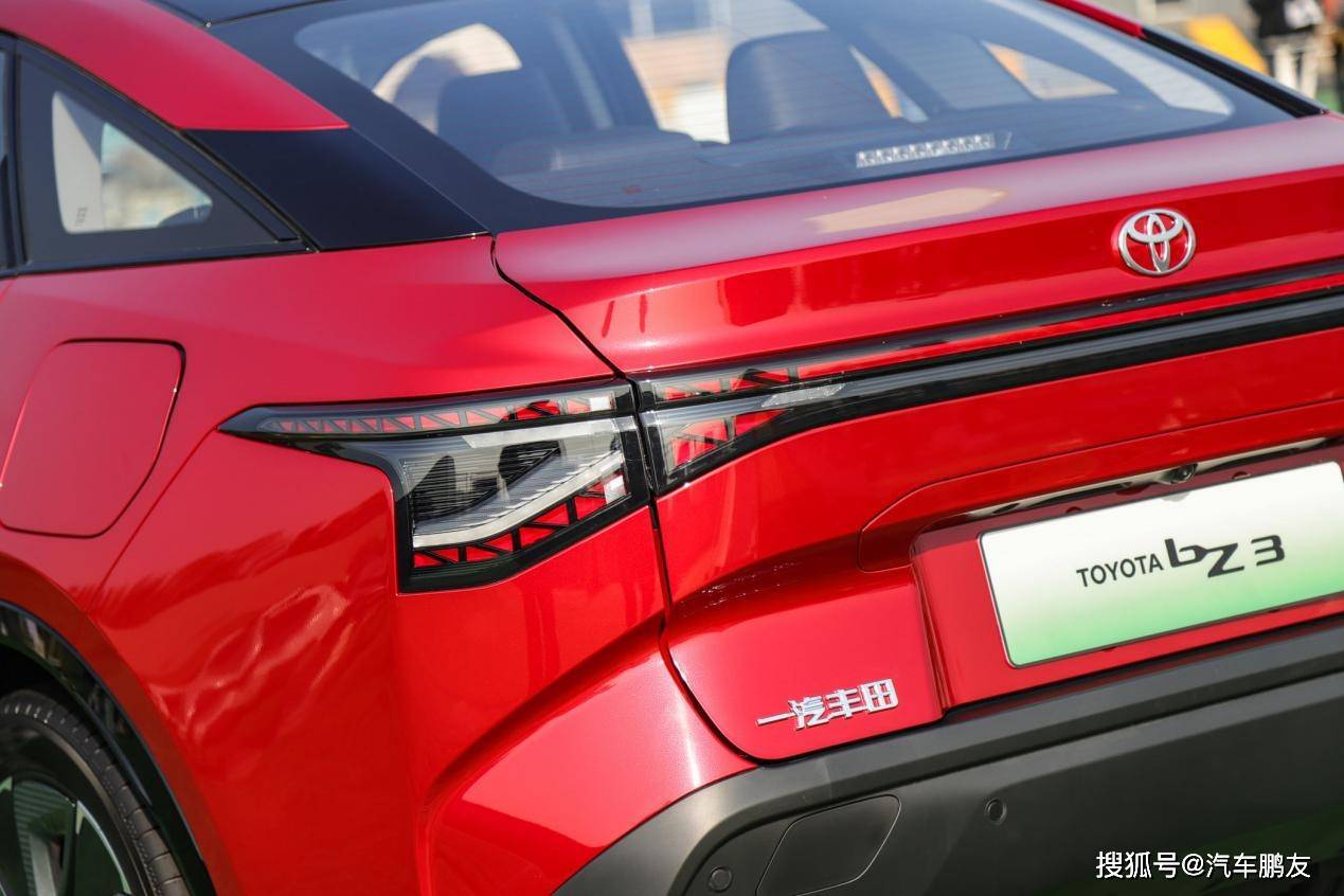 活久见！丰田+比亚迪强强联合，bZ3预售18.98万起_搜狐汽车_搜狐网