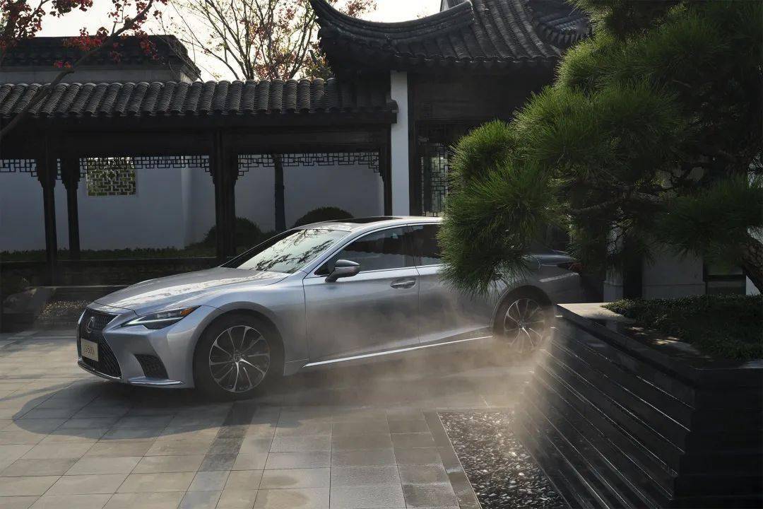 雷克萨斯LS500h|“不耀”之美_搜狐汽车_搜狐网