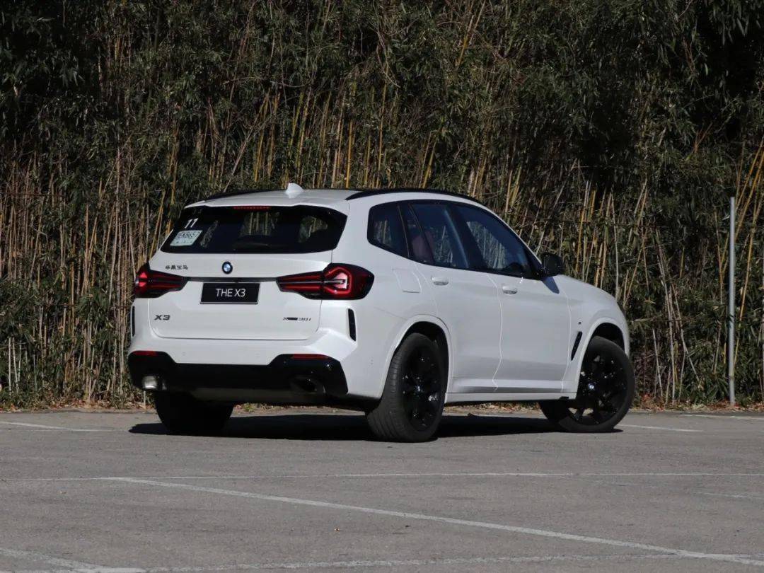 全系标配2.0T+9AT，全时四驱，豪华感超强，但销量却依旧不敌..._搜狐汽车_搜狐网