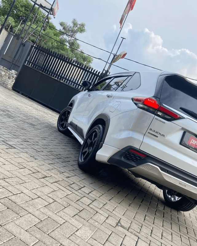 主攻低端市场，新一代Innova来了，搭2.0L混动系统，7座+全景天窗_搜狐汽车_搜狐网