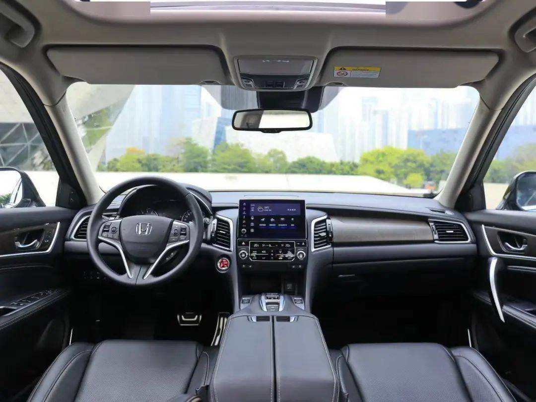 标配2.0T+8AT，夸张二排+超大后备厢，14.59万起，装再多特产都不怕_搜狐汽车_搜狐网