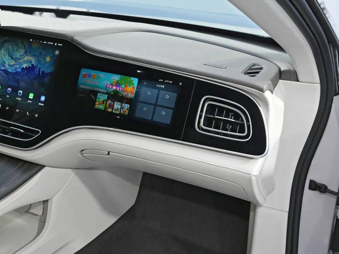 掀背轿跑，3.7秒破百，奔驰旗舰车“同款”内饰，35万买顶配！_搜狐汽车_搜狐网