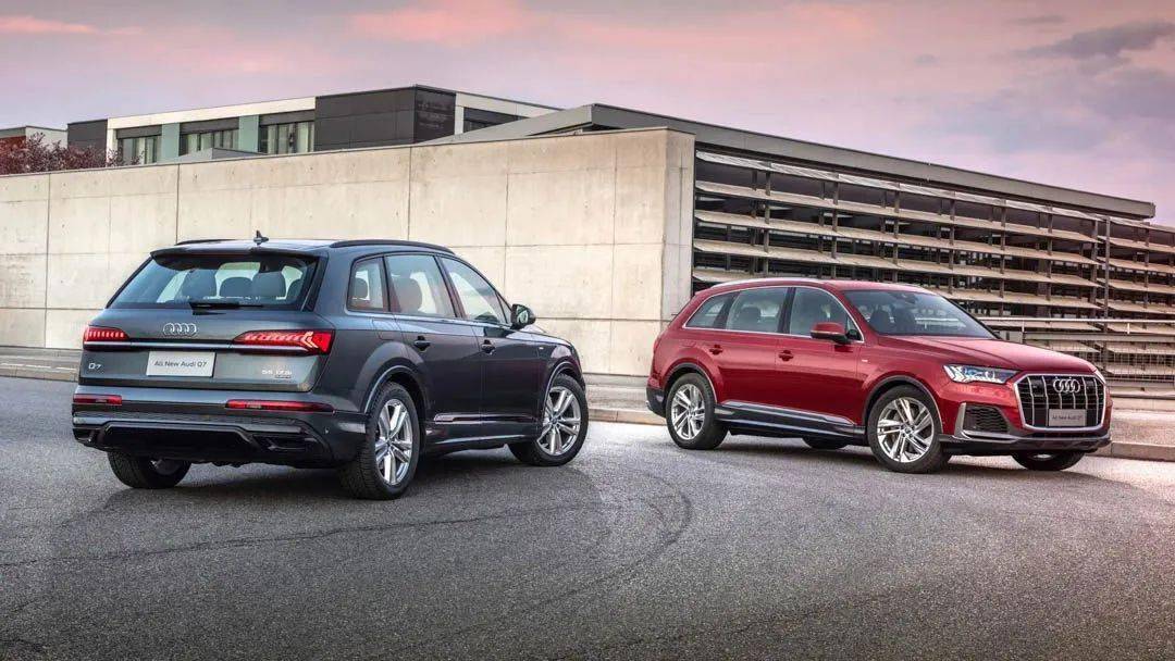 奥迪Q7大改款！科技感愈发强烈，键盘侠：低配卡宴还是高配途锐？_搜狐汽车_搜狐网