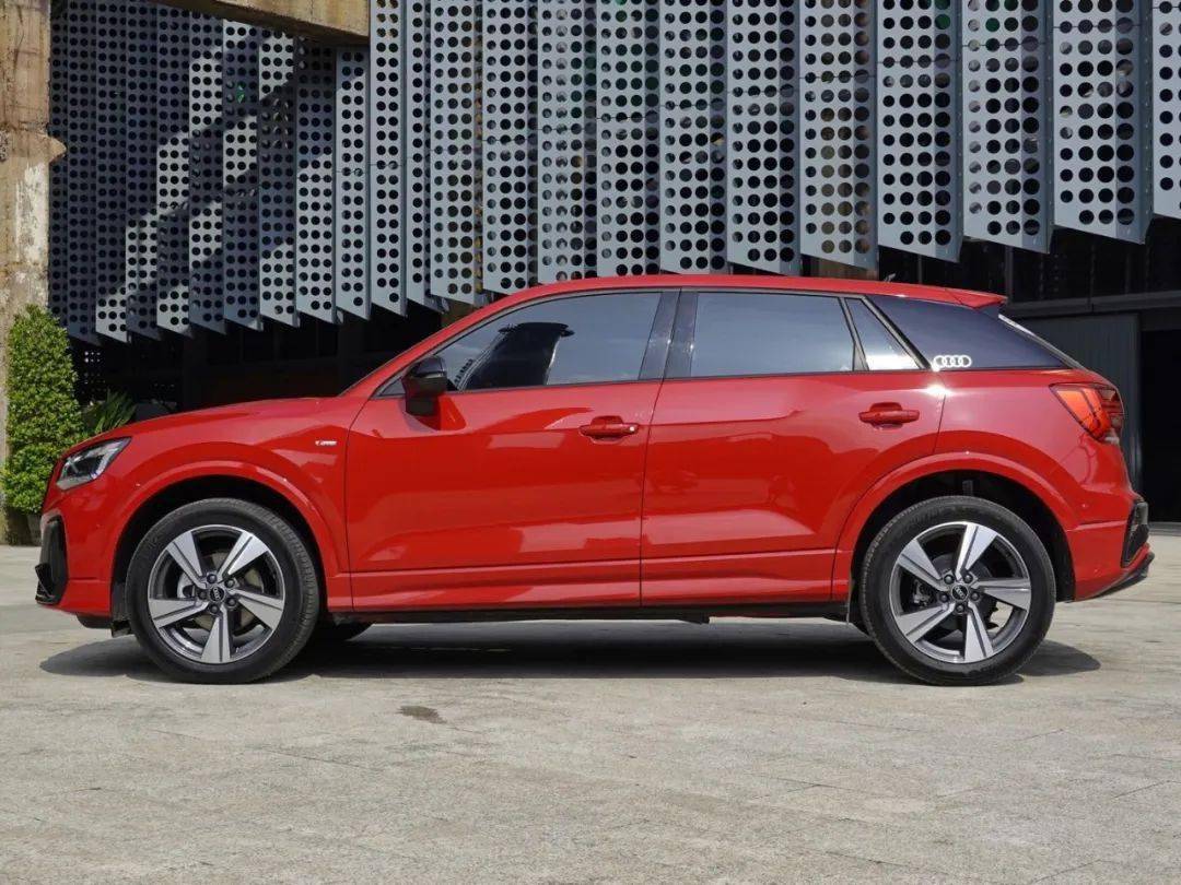 15万买奥迪SUV！1.4T，黑化设计，都市精英代步神器！_搜狐汽车_搜狐网