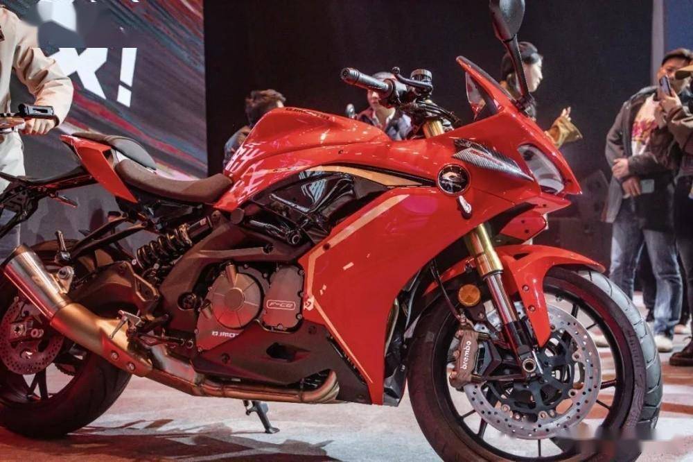 钱江高产又高能！首款国产650V缸拉力及四缸仿赛增配弯道ABS亮相_搜狐汽车_搜狐网