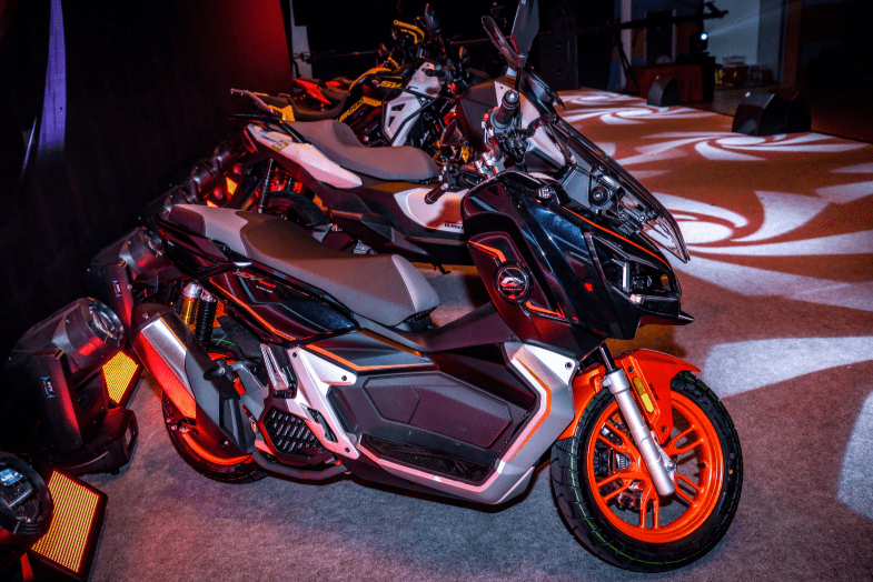 QJMOTOR多款新品登场，新款赛600售价50999元丨鸿150ADV青春版售价14999元！_搜狐汽车_搜狐网