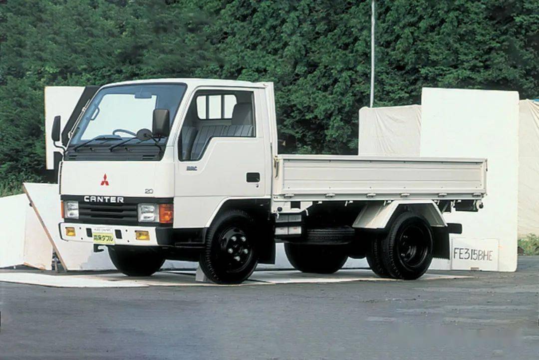 国内曾叫它奔马 三菱Fuso Canter轻卡迎来60岁生日_搜狐汽车_搜狐网