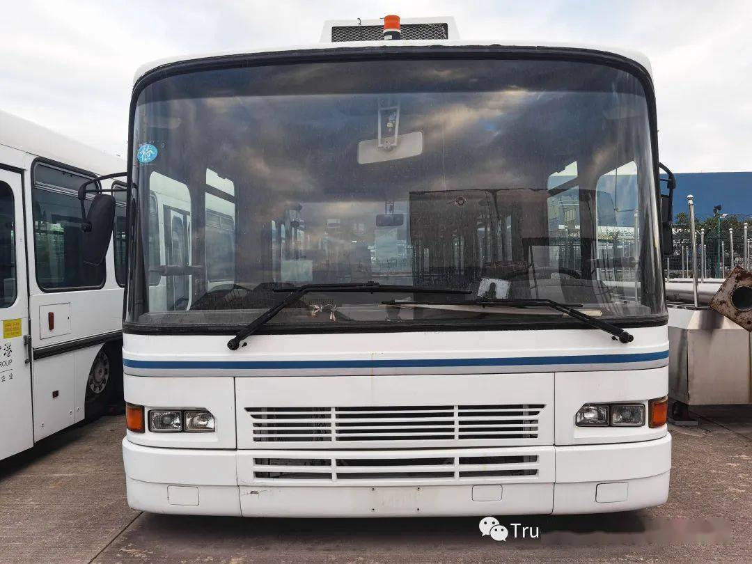 搭航班最不愿意坐摆渡车？看看报废的Cobus 300_机场_车门_康巴斯