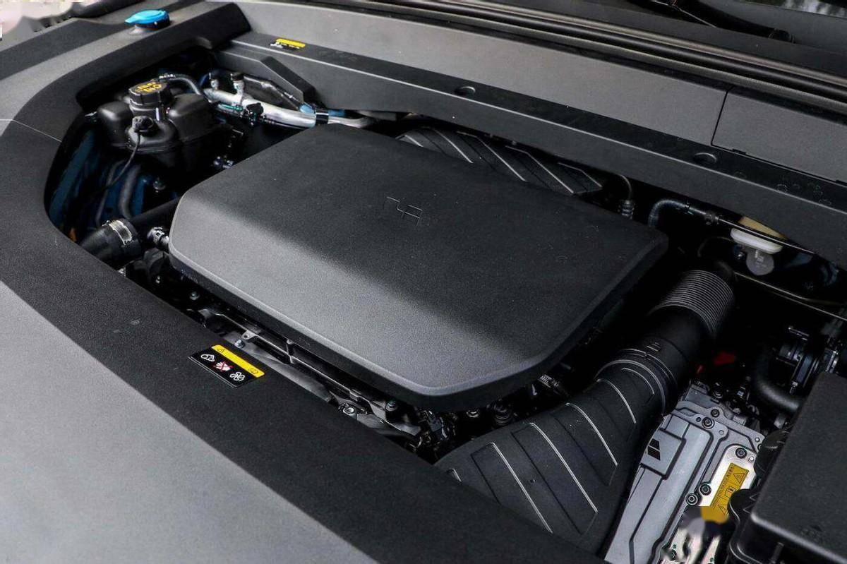 33.98万起，理想L8全系双电机四驱+NOA，能竞选同级最佳吗？_搜狐汽车_搜狐网