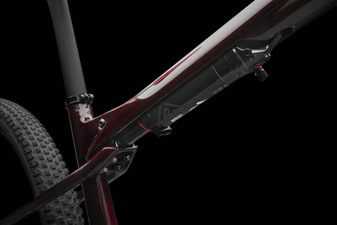 软尾“硬化” 取消后胆Brain的Epic World Cup软硬兼备真的快_搜狐汽车_搜狐网