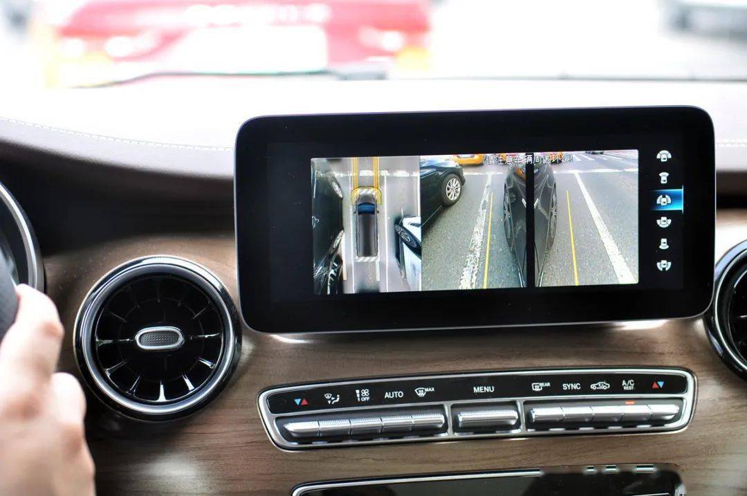 配置用料均有变化 TC君试驾2022款奔驰V260L_搜狐汽车_搜狐网