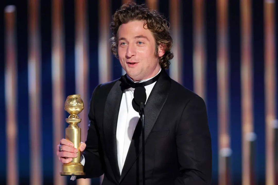 曾经拥有的爱情，只剩下一声叹息，爱的结局依旧是分离。_White_Allen_获得了