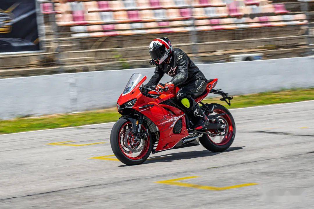 时刻为激烈驾驶做准备，赛道试驾凯越450RR丨把玩_搜狐汽车_搜狐网