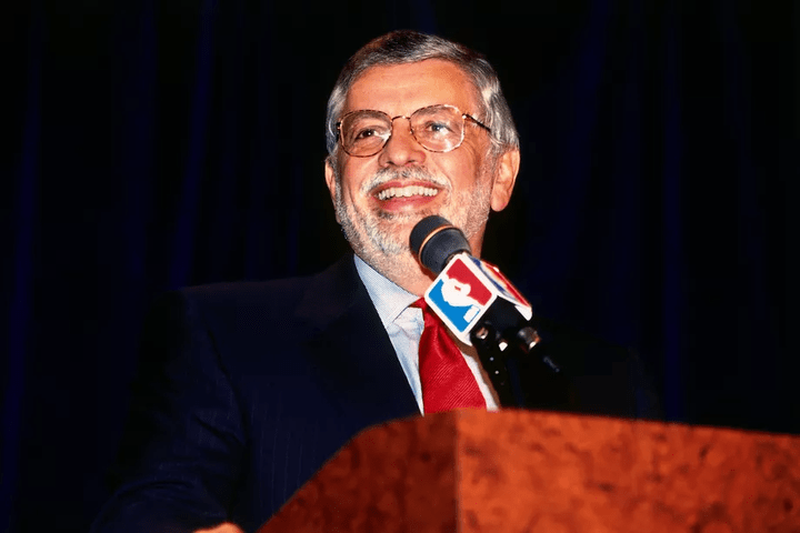 98-99赛季NBA各大奖项获得者都是谁？36岁老将拿MVP，邓肯夺FMVP_球员_阿姆斯特朗_莫宁