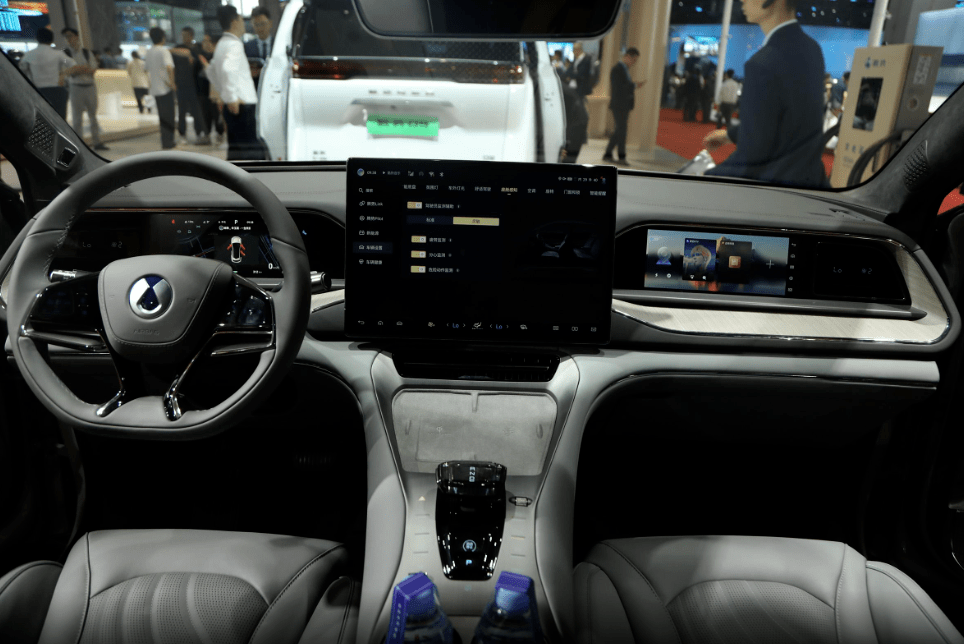 对标BBA！腾势N7售30.18万元起上市_搜狐汽车_搜狐网