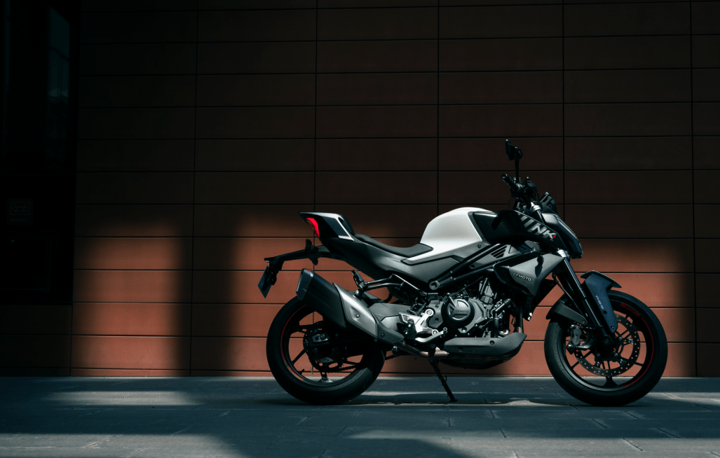 街道穿梭机来了！27880元！春风450NK售价公布_搜狐汽车_搜狐网