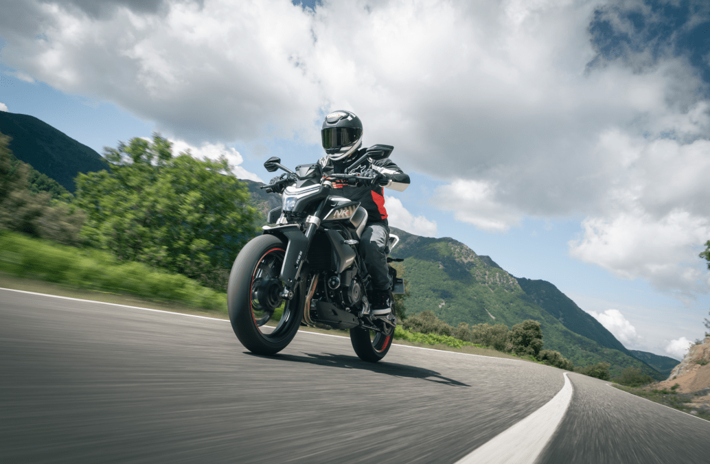 街道穿梭机来了！27880元！春风450NK售价公布_搜狐汽车_搜狐网