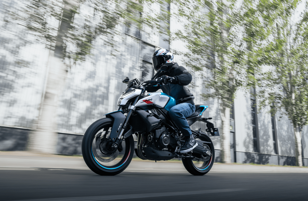 街道穿梭机来了！27880元！春风450NK售价公布_搜狐汽车_搜狐网