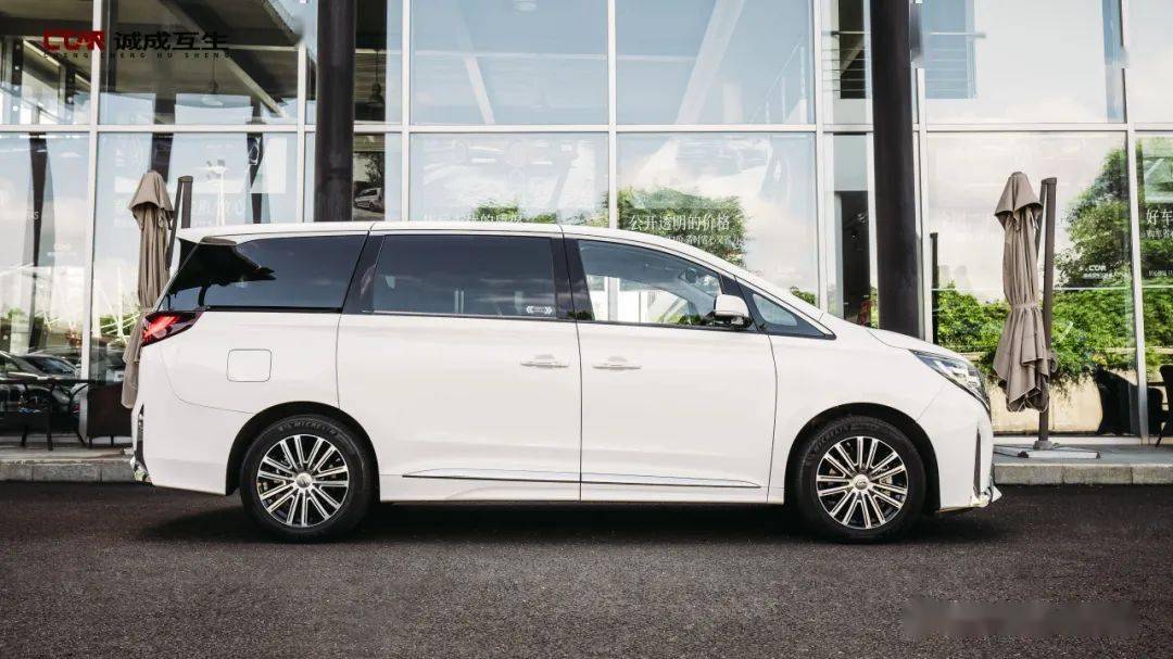 (最新到店)国产MPV天花板？气场不输埃尔法，20万出头！【广汽传祺M8 领秀系列 390T 至尊版 】_搜狐汽车_搜狐网