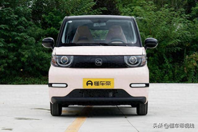 新车 | 宏光MINIEV同级，售2.99万元起，新款奇瑞QQ冰淇淋到店实拍_搜狐汽车_搜狐网