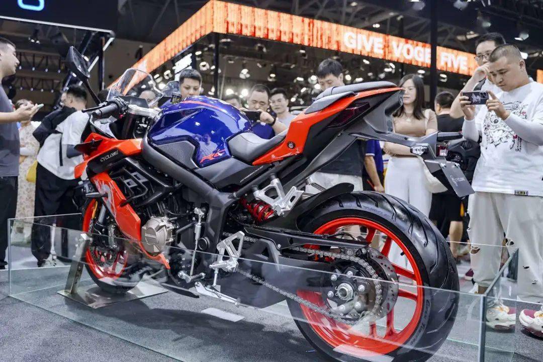 本田650第N+1个兄弟也来了，赛科龙四缸跑车RC680R正式亮相_搜狐汽车_搜狐网