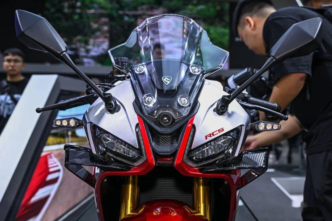 赛科龙首款四缸仿赛RC680R领衔，宗申多款新车夺目亮相丨摩博会特辑_搜狐汽车_搜狐网