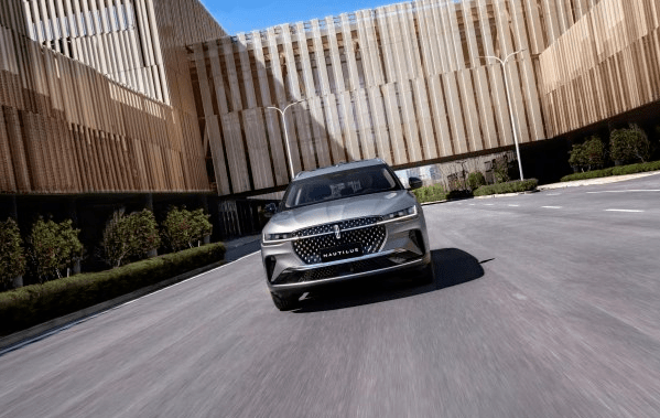 全系4驱2.0T＋8AT，261马力，内饰豪华不输自主品牌！_搜狐汽车_搜狐网