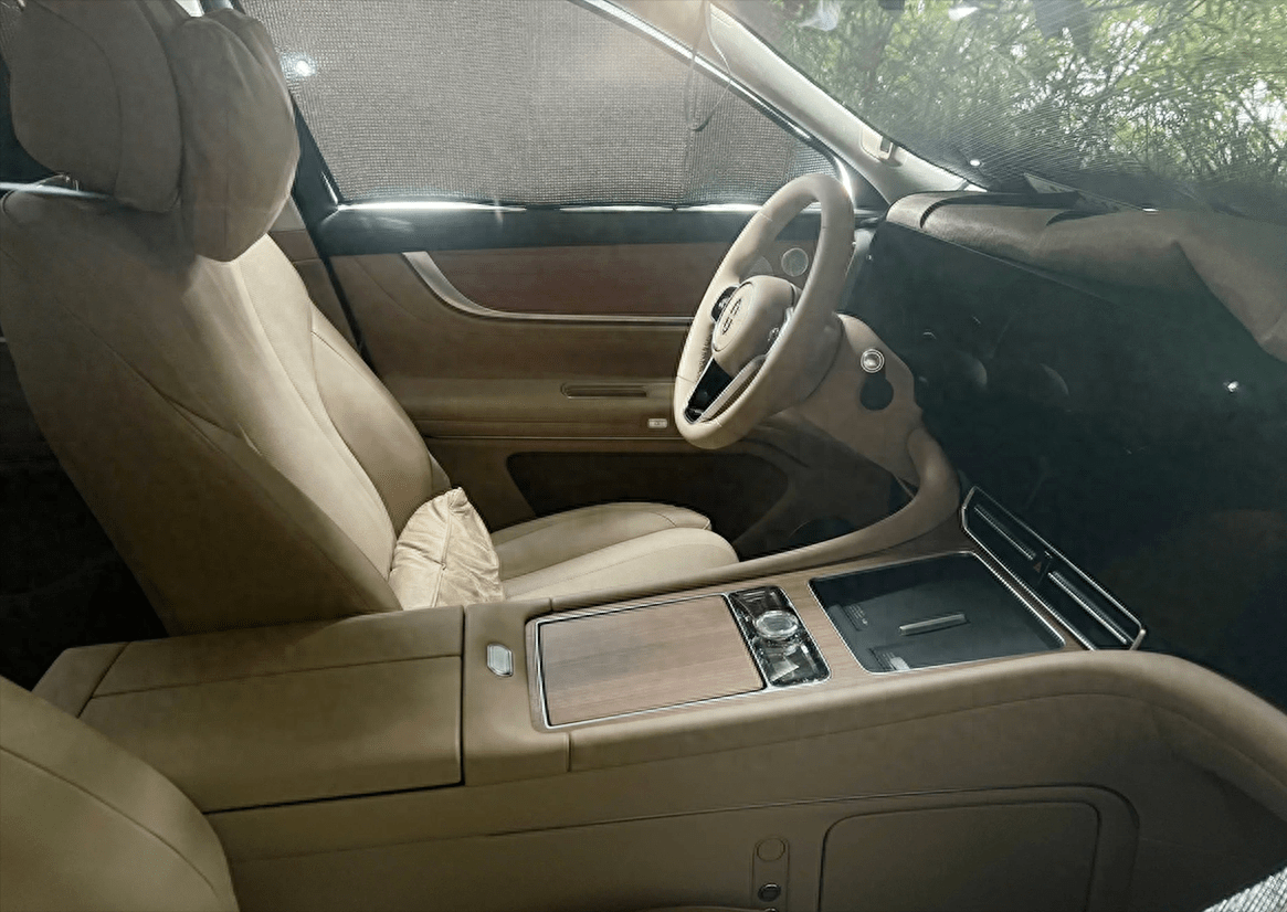 问界M9实车再曝光，轴距3110mm，外观个性时尚，配贯穿式大连屏_搜狐汽车_搜狐网