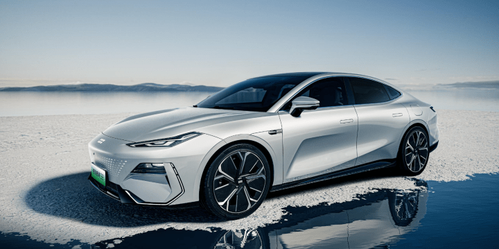 风阻低至0.199，SEA架构首款轿车吉利银河E8曝光_搜狐汽车_搜狐网