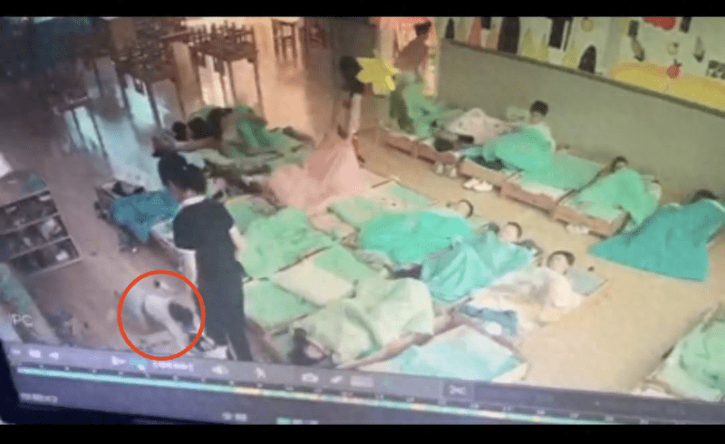 幼儿园保育员怒摔孩子致其牙齿松动?山东成武警方:拘留! 成武县 调查 视频