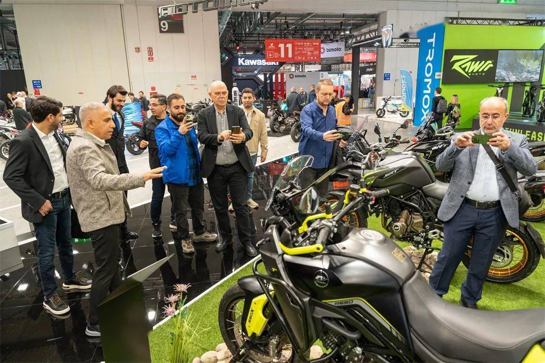 QJMOTOR赛1000亮相2023 EICMA米兰展_搜狐汽车_搜狐网