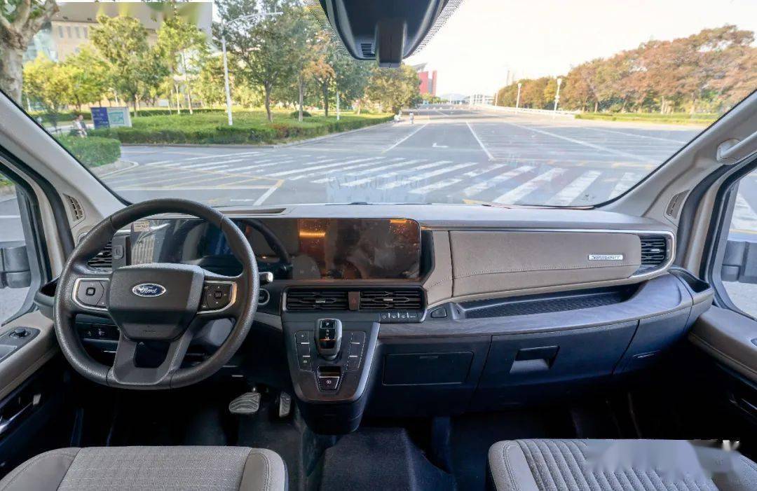 旌航新款T8 C型房车 2.3T+8AT黄金动力组合 美式豪华实木内饰 尽显奢雅格调_搜狐汽车_搜狐网