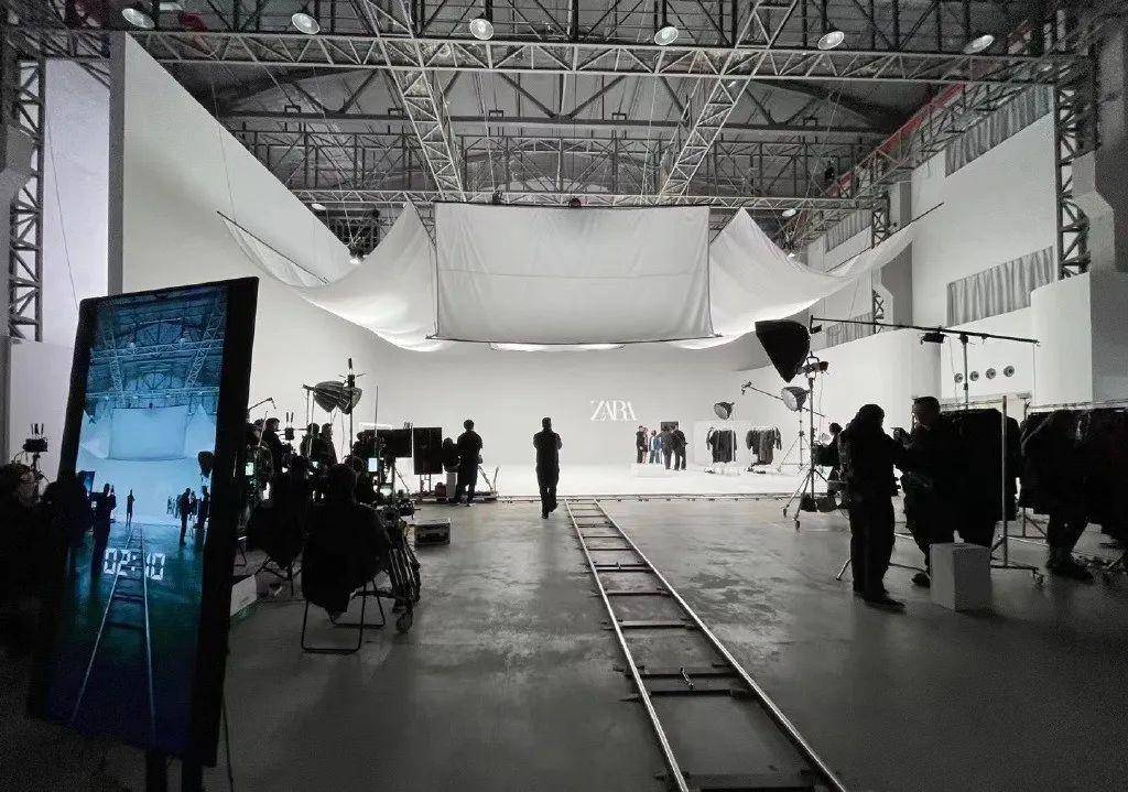 ZARA走秀式直播，把“带货”卷出新高度_品牌_消费者_专业