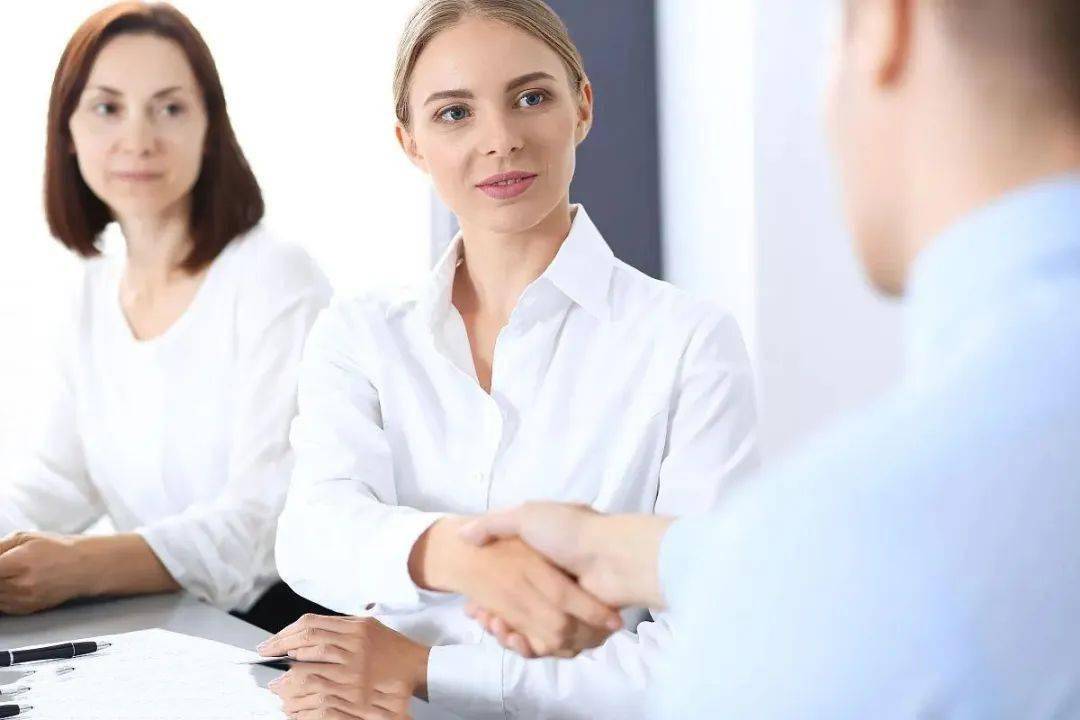 “I second you”别翻译成“我第二你”，真正的意思差远了！_搜狐网